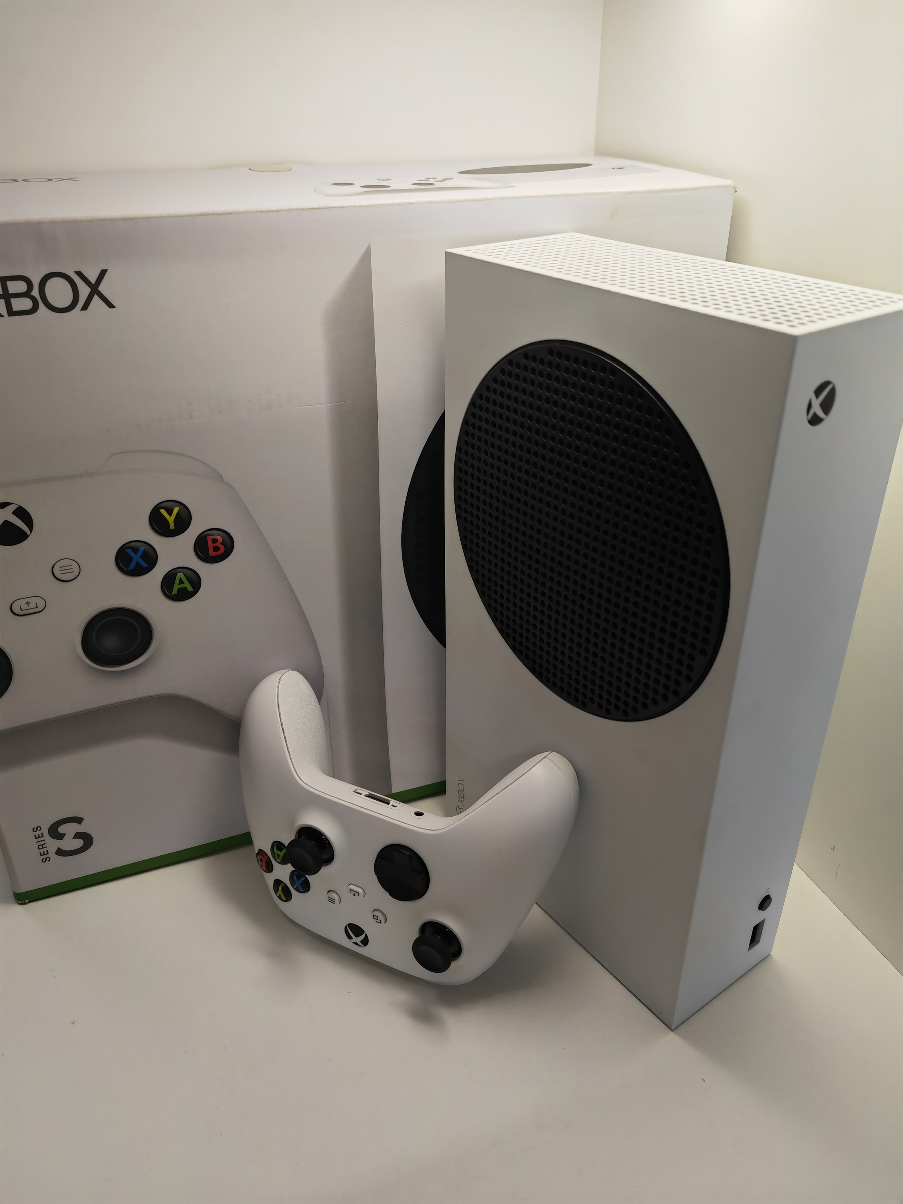 Pre-owned Xbox Series S Console, 512GB, White, Boxed - Own4Less