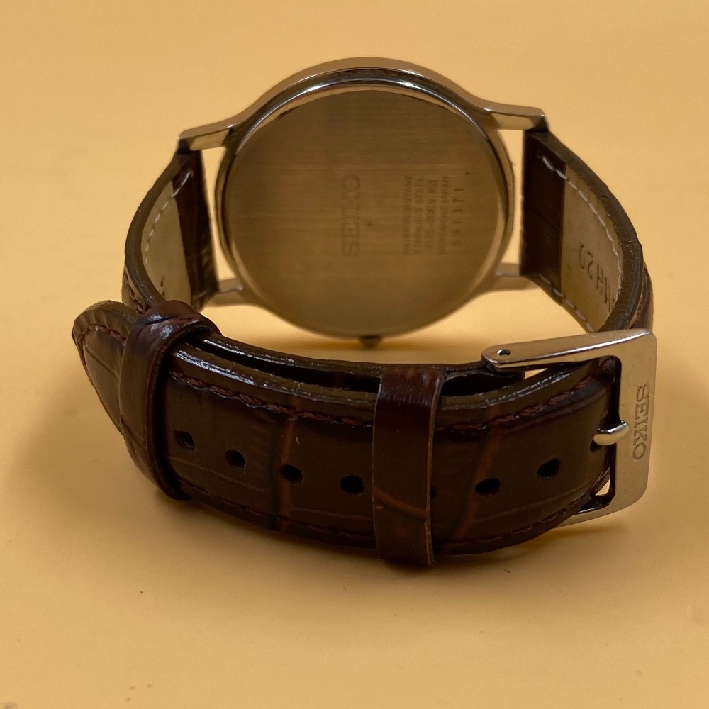 Pre-owned SEIKO V115-0BE0 SOLAR WATCH BOXED - Own4Less