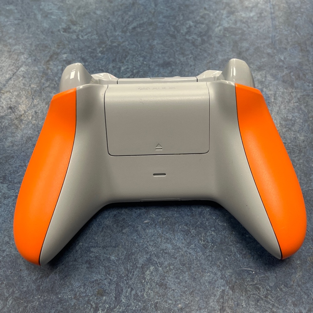 Pre-owned Microsoft xbox one controller orange - Own4Less