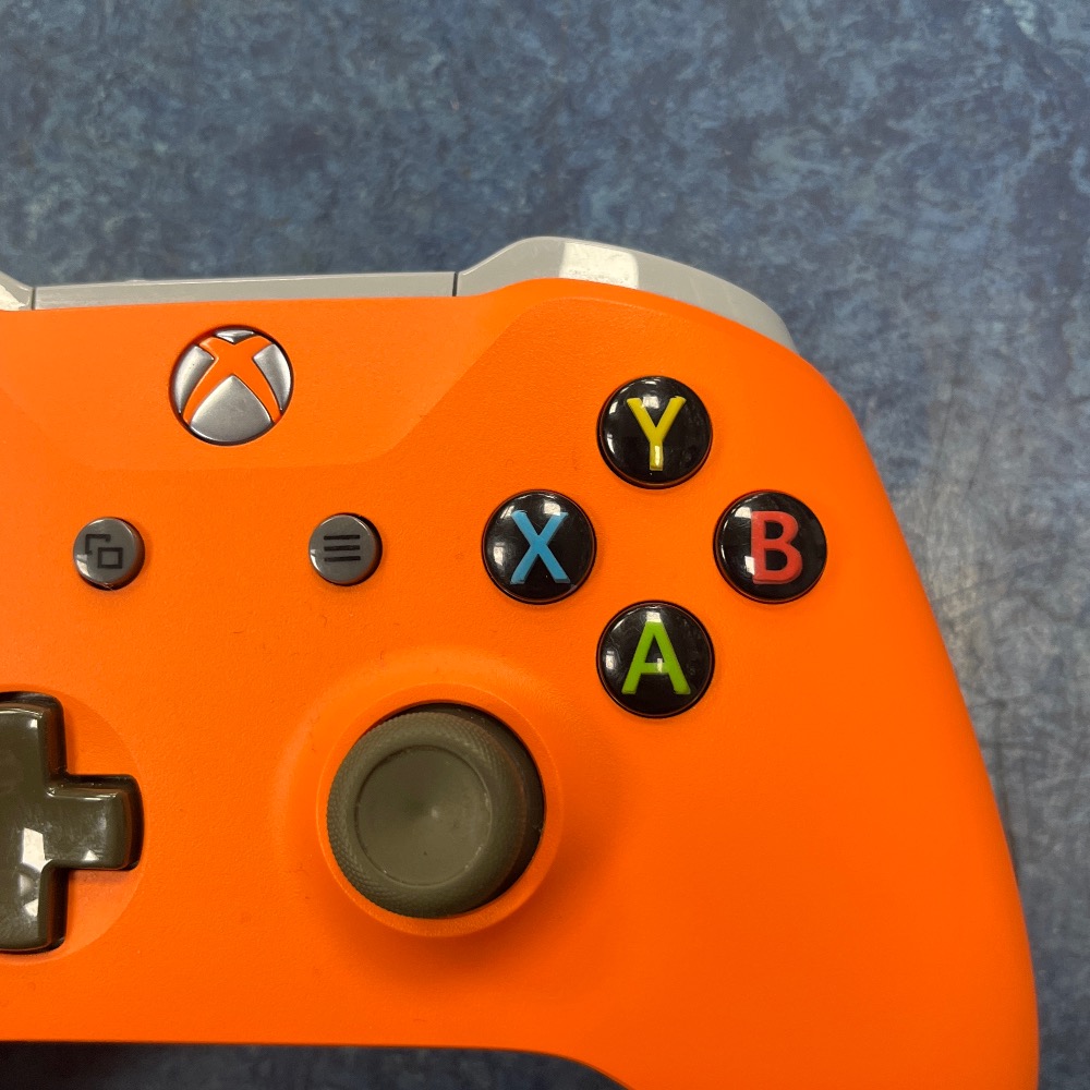 Pre-owned Microsoft xbox one controller orange - Own4Less