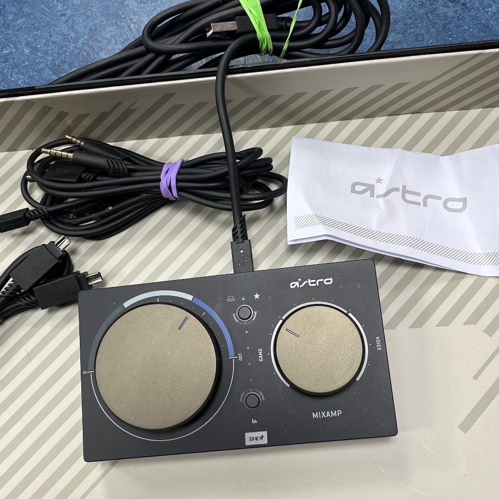 Pre-owned Astro Headsets astro a40 with pro mixer - Own4Less