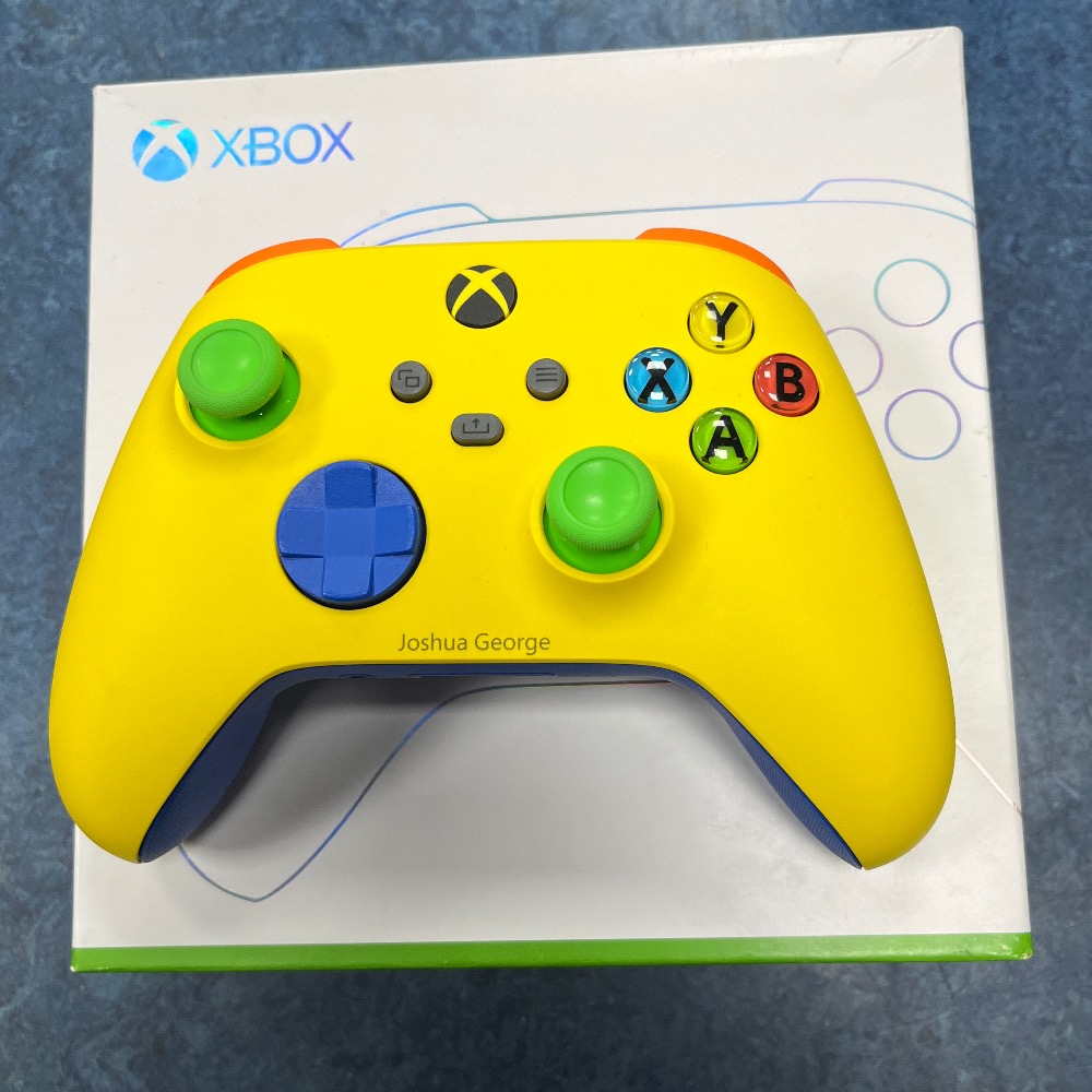 Pre-owned Microsoft Controllers xbox one custom - Own4Less